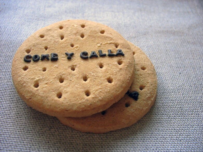 Come y calla – maría roja